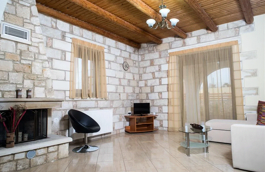 Neo Chorio.Stone house with pool for sale on Crete - Minoan Properties